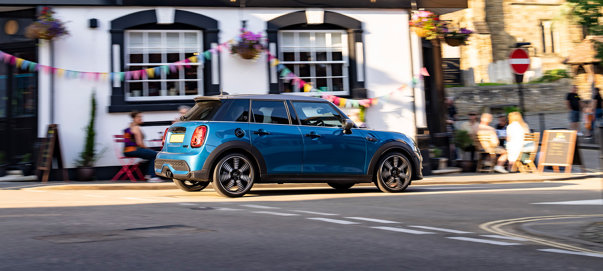 Bowker MINI Blackburn & Preston - Bowker Motor Group