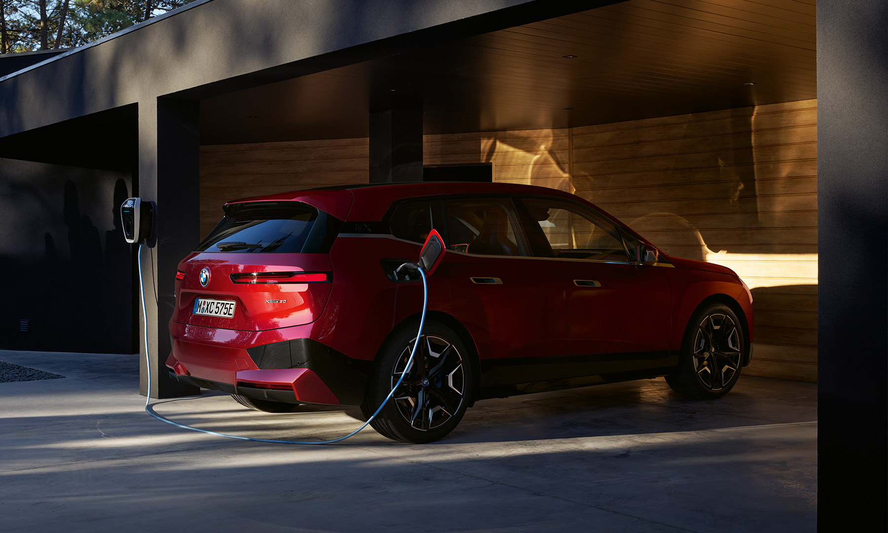 BMW Charging: Solutions & Stations