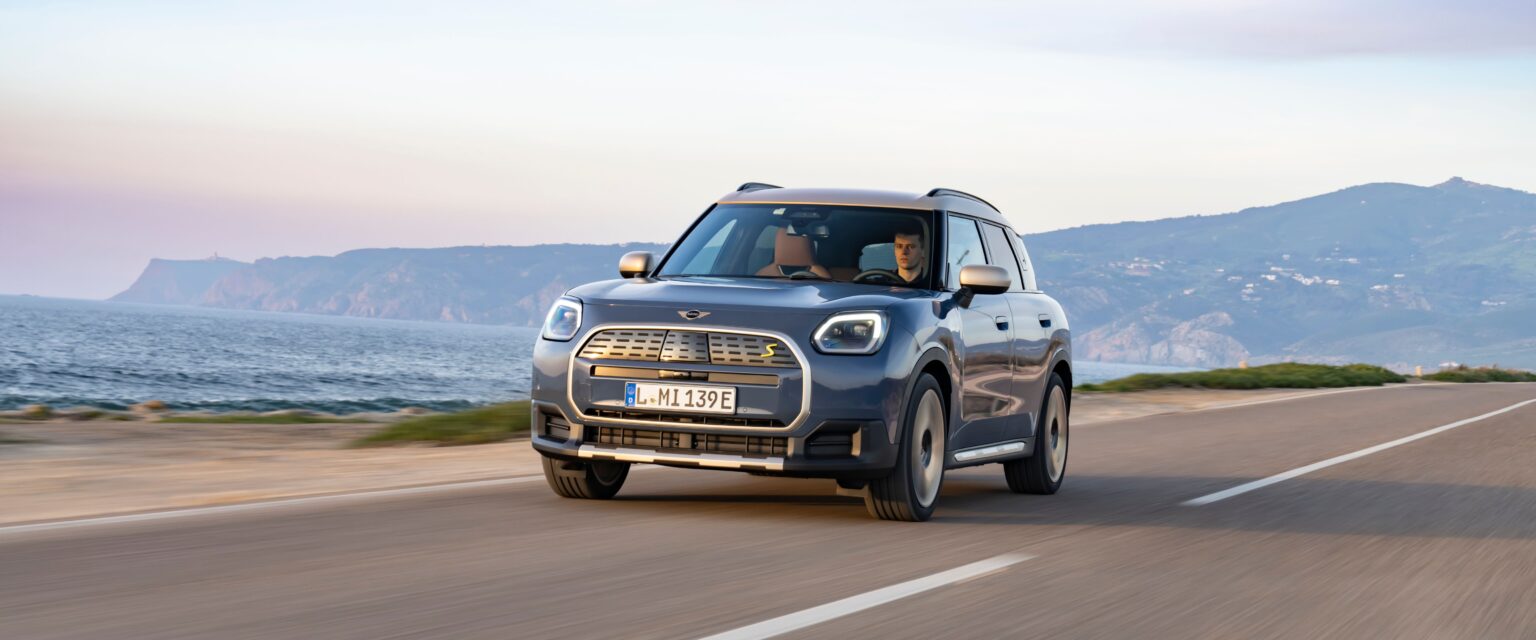 Bowker MINI Blackburn & Preston - Bowker Motor Group